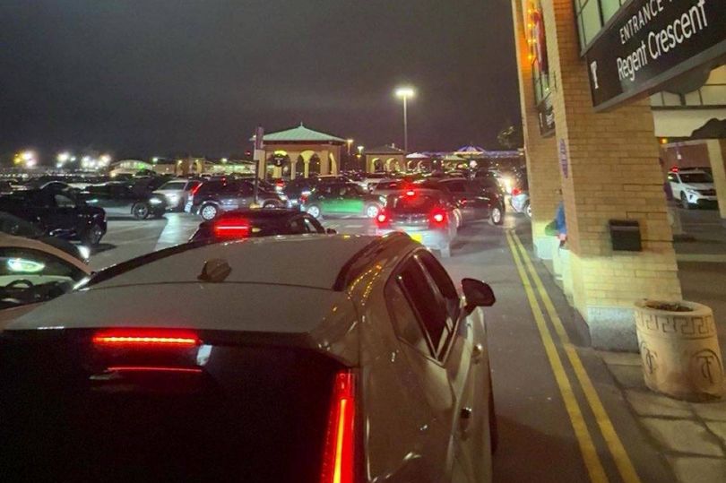 Trafford Centre 'chaos' as Yorkshire shoppers 'stuck for hours' in car ...
