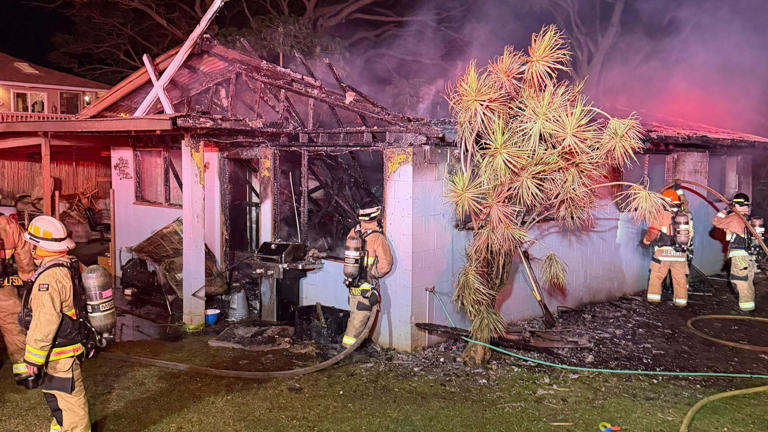 Maui firefighters extinguish Wailuku blaze that left home a total loss