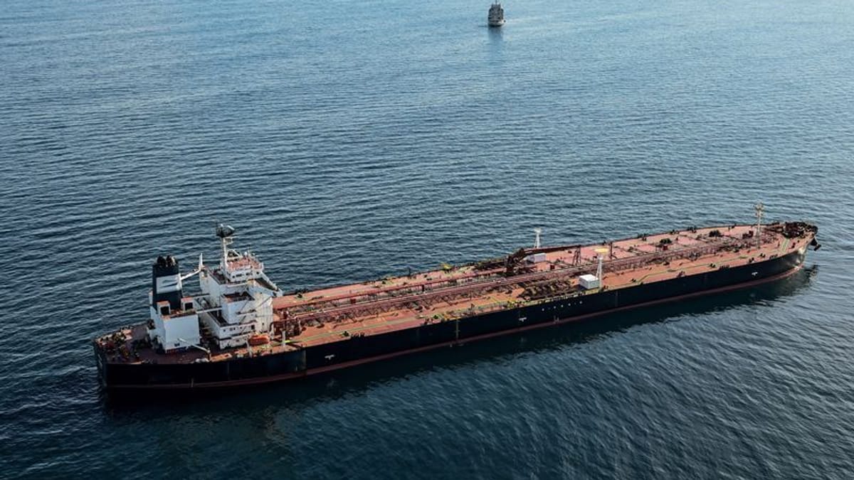 Zombie-Tanker aus Putins Schattenflotte vor Fehmarn entdeckt