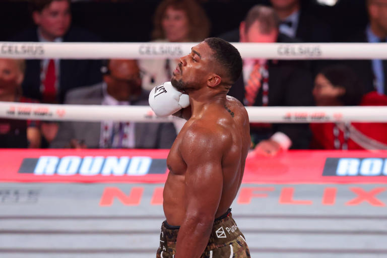 Anthony Joshua suffers minor injuries in fatal car crash