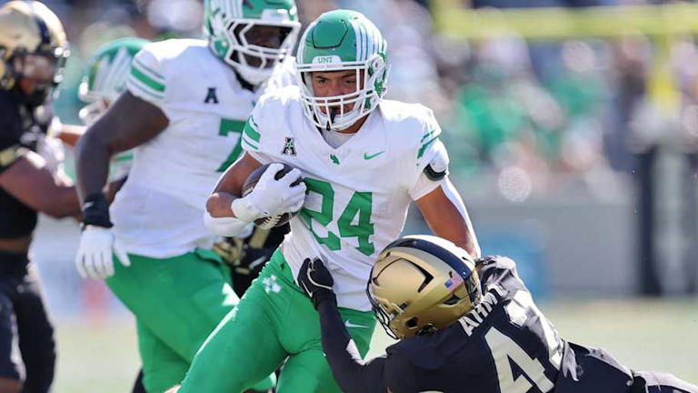 Texas Longhorns battling arch-rival for star transfer portal RB