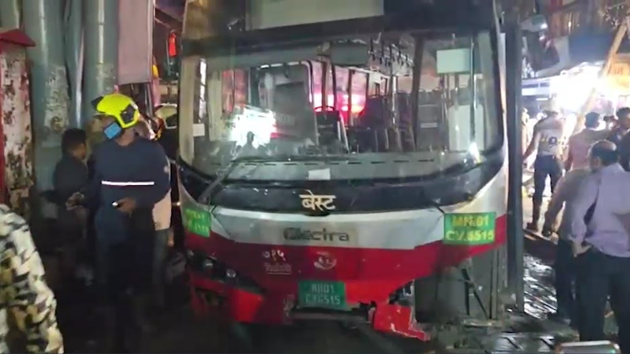 4 killed, 9 injured as reversing BEST bus hits pedestrians in Mumbai's ...