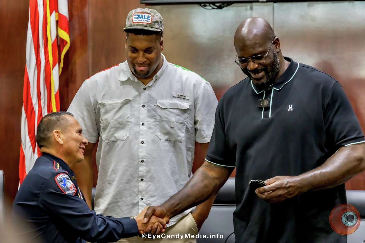 Shaquille O'Neal to sponsor a 7-foot-3 Kemah cadet's return to police ...