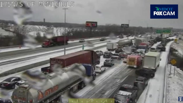 I-75 crash in Detroit due to snow squall with more than 20 cars cleared ...
