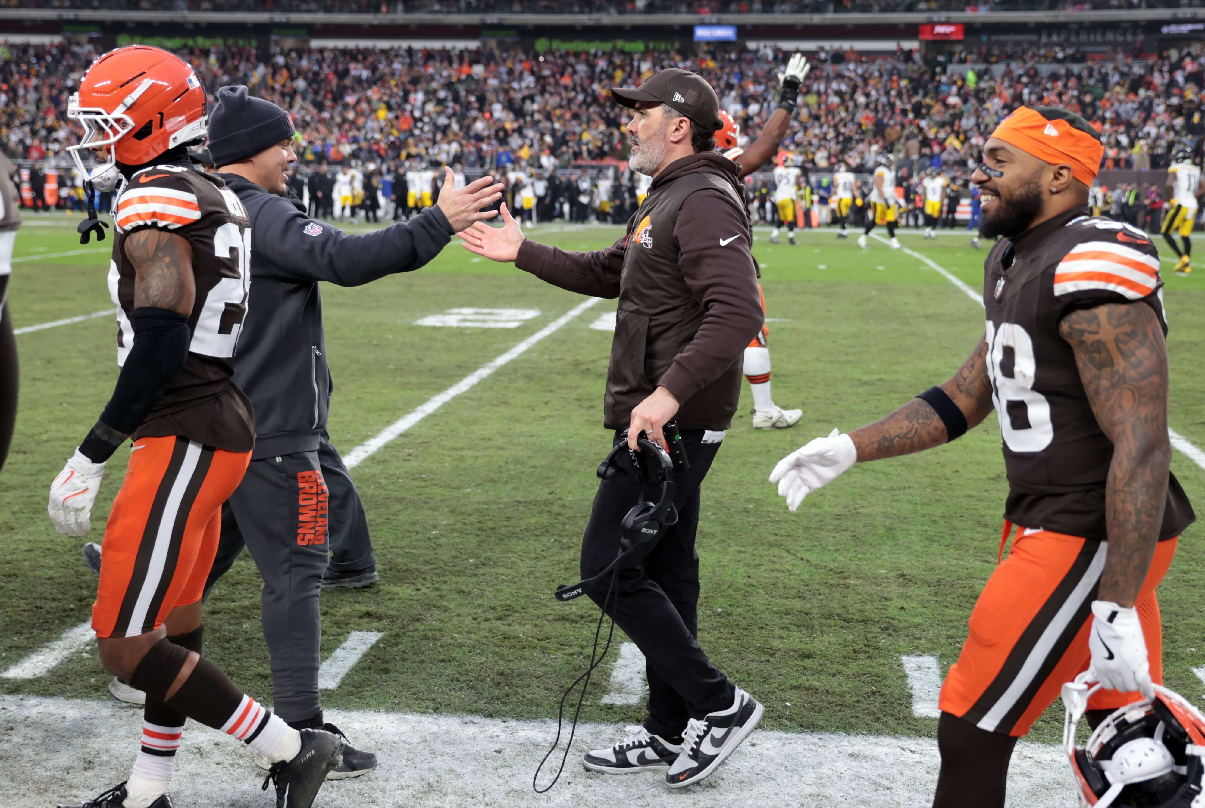 Kevin Stefanski on injury report, Shedeur Sanders’ development, Myles ...