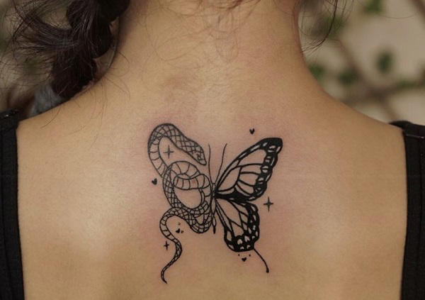 Tatuaje mitad mariposa mitad serpiente: significado y dualidad