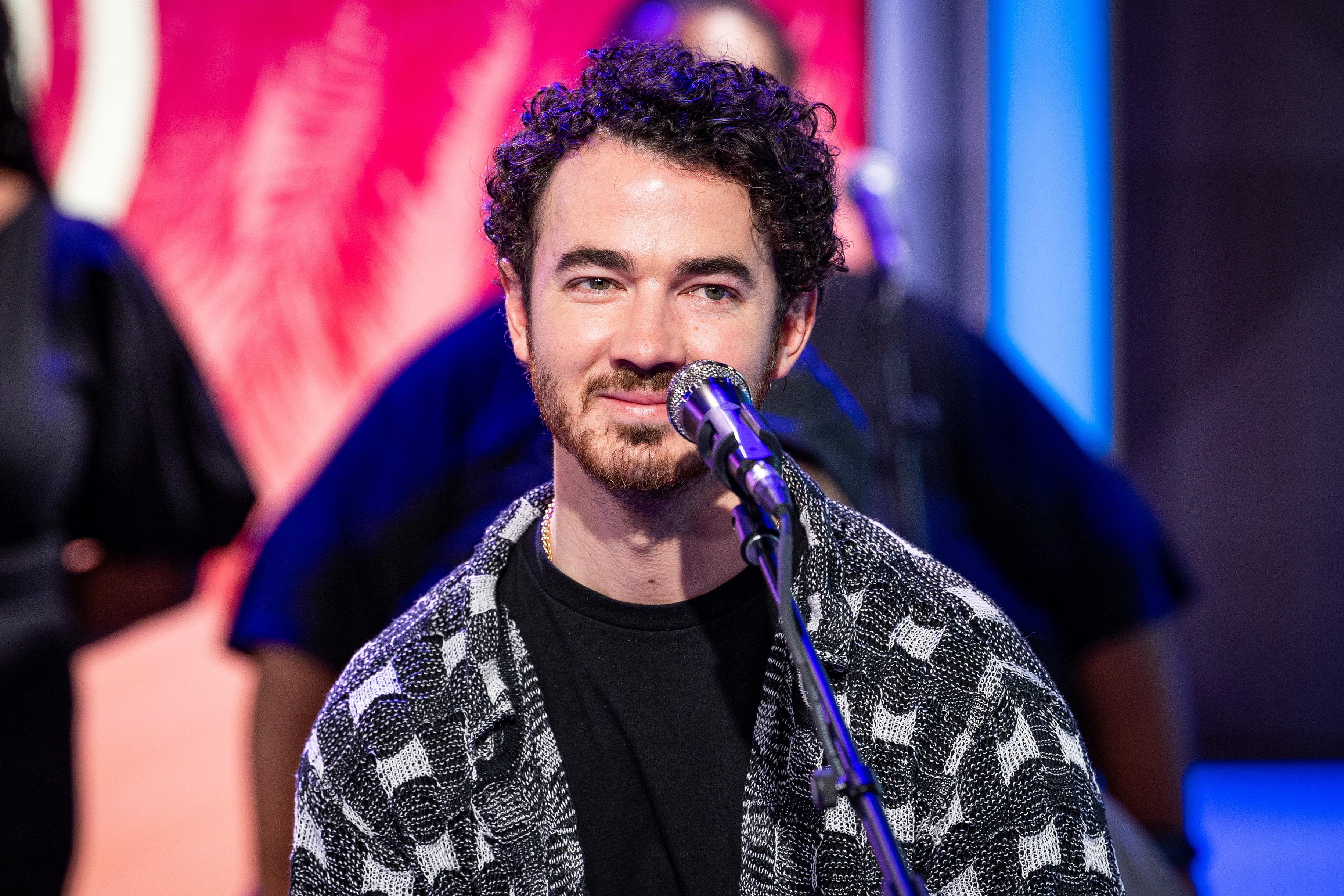 Kevin Jonas blows fans’ minds revealing 'Camp Rock' conspiracy about ...