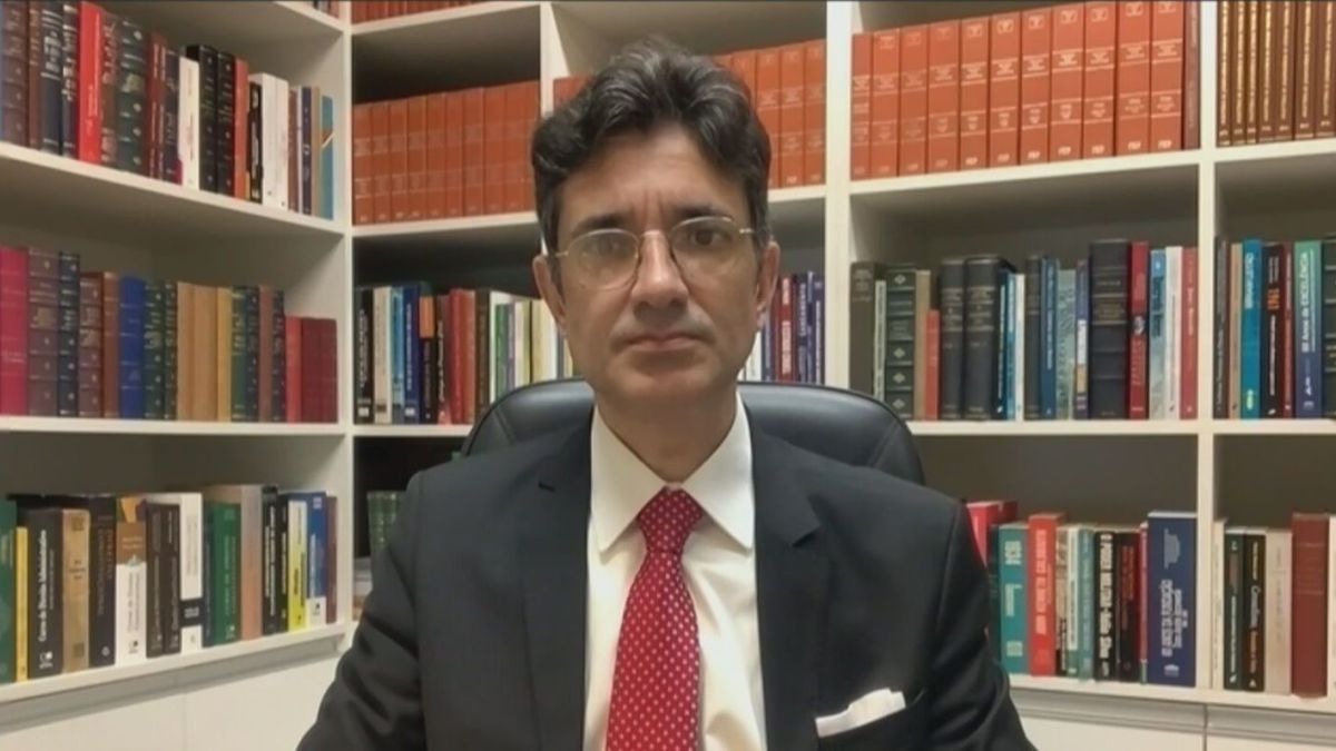 Código de conduta para o STF precisa acontecer, diz advogado