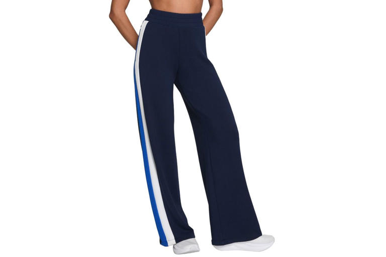 I’m so obsessed with these Spanx lounge pants, I gifted them to every ...