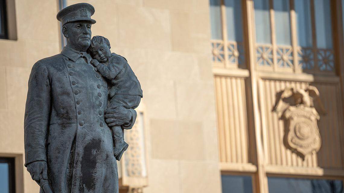 Black KCPD sergeant says she was put in chokehold at work, faced sexual ...