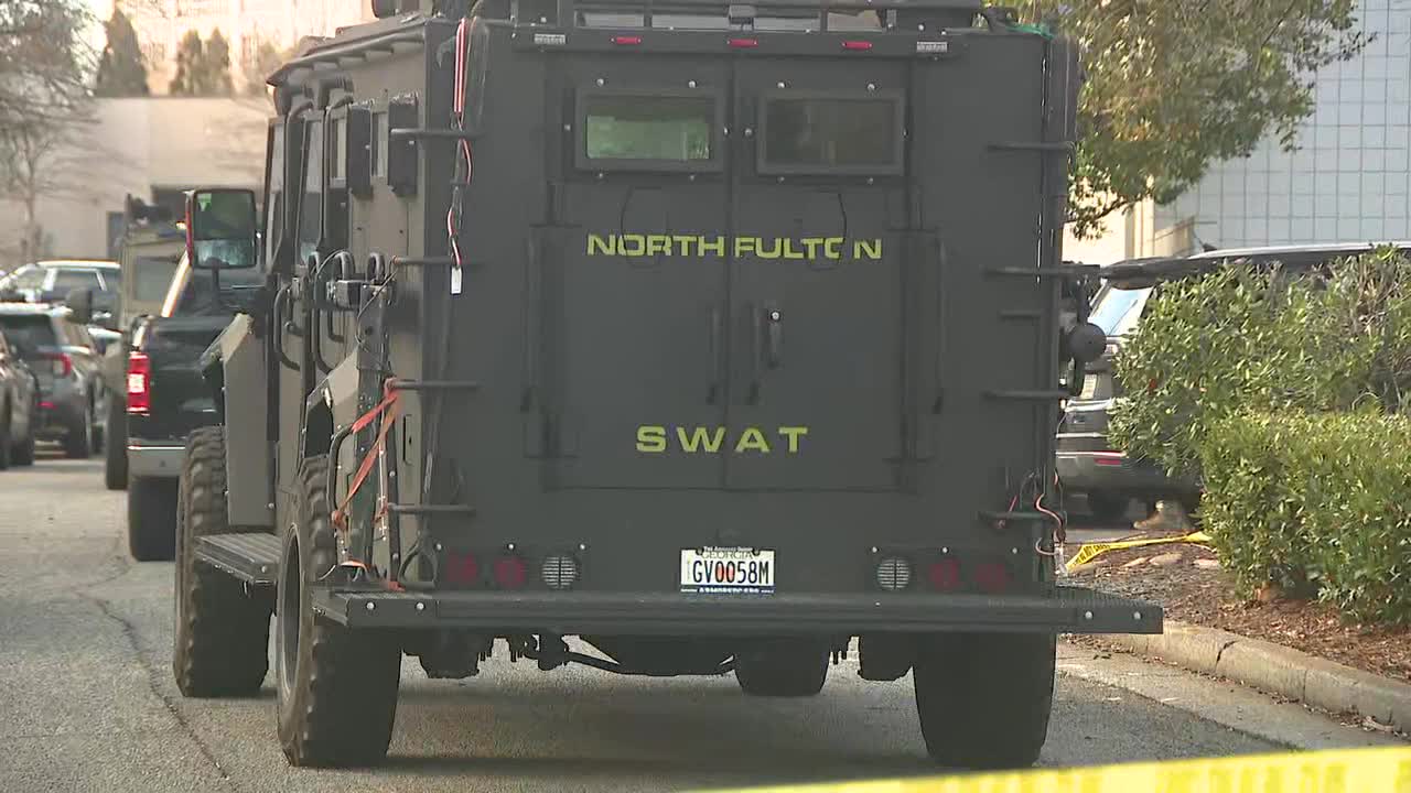 FBI serves arrest warrant during standoff at Alpharetta hotel