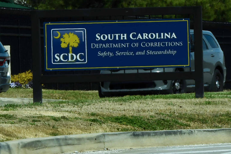 US carries out first firing squad execution since 2010