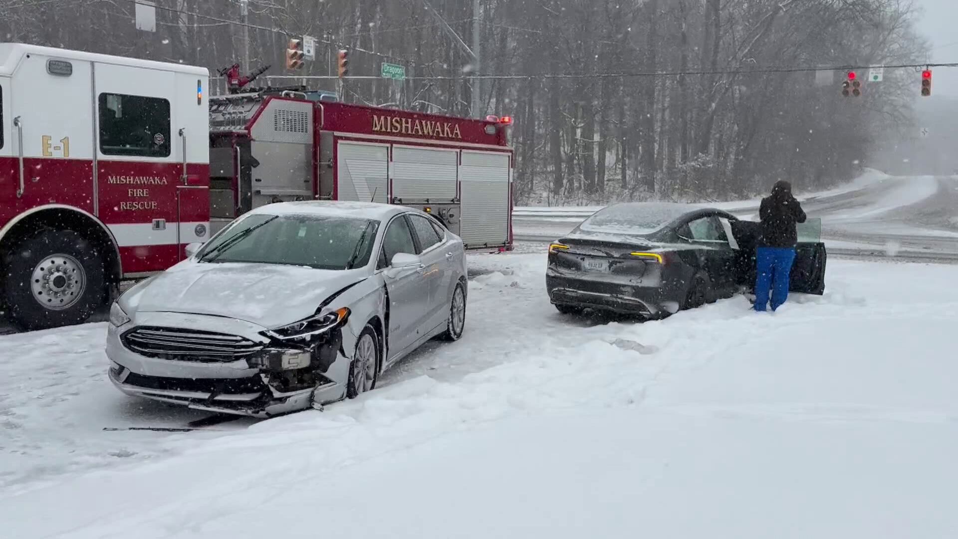 Winter weather brings snow, icy roads to Michiana