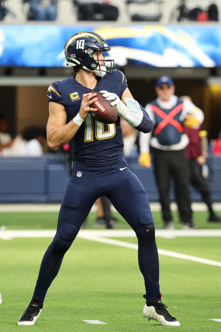 Chargers sitting Justin Herbert for season finale with little to play ...