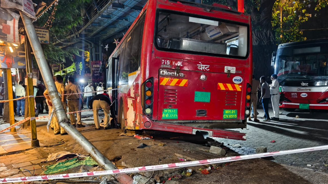 Trapped under bus, 'head smashed': Eyewitnesses recall Mumbai accident ...