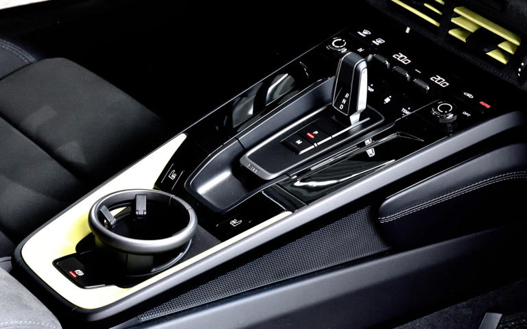 ポルシェ911初のハイブリッド「GTS」、そのパフォーマンス性能を2WD＆4WDで体感