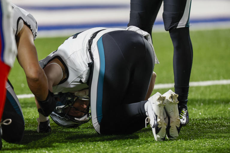 Eagles news: Nick Sirianni mum on resting starters; Rams game could ...