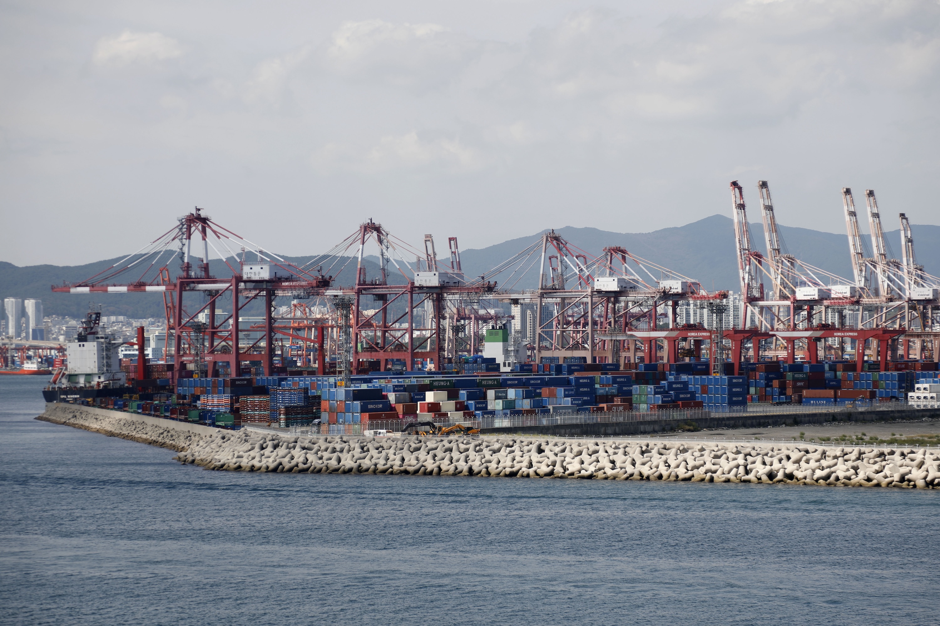 South Korea maps decade-long $3.1B global ports expansion