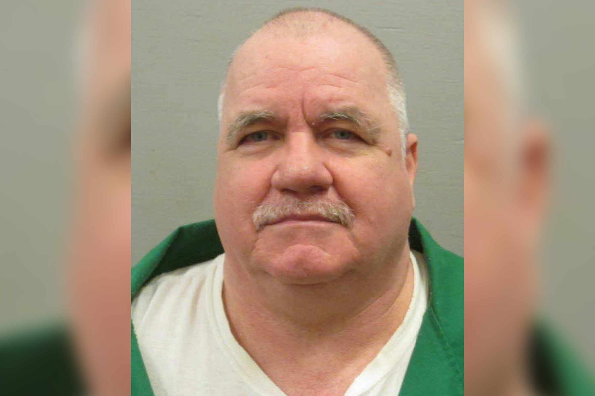 US carries out first firing squad execution since 2010