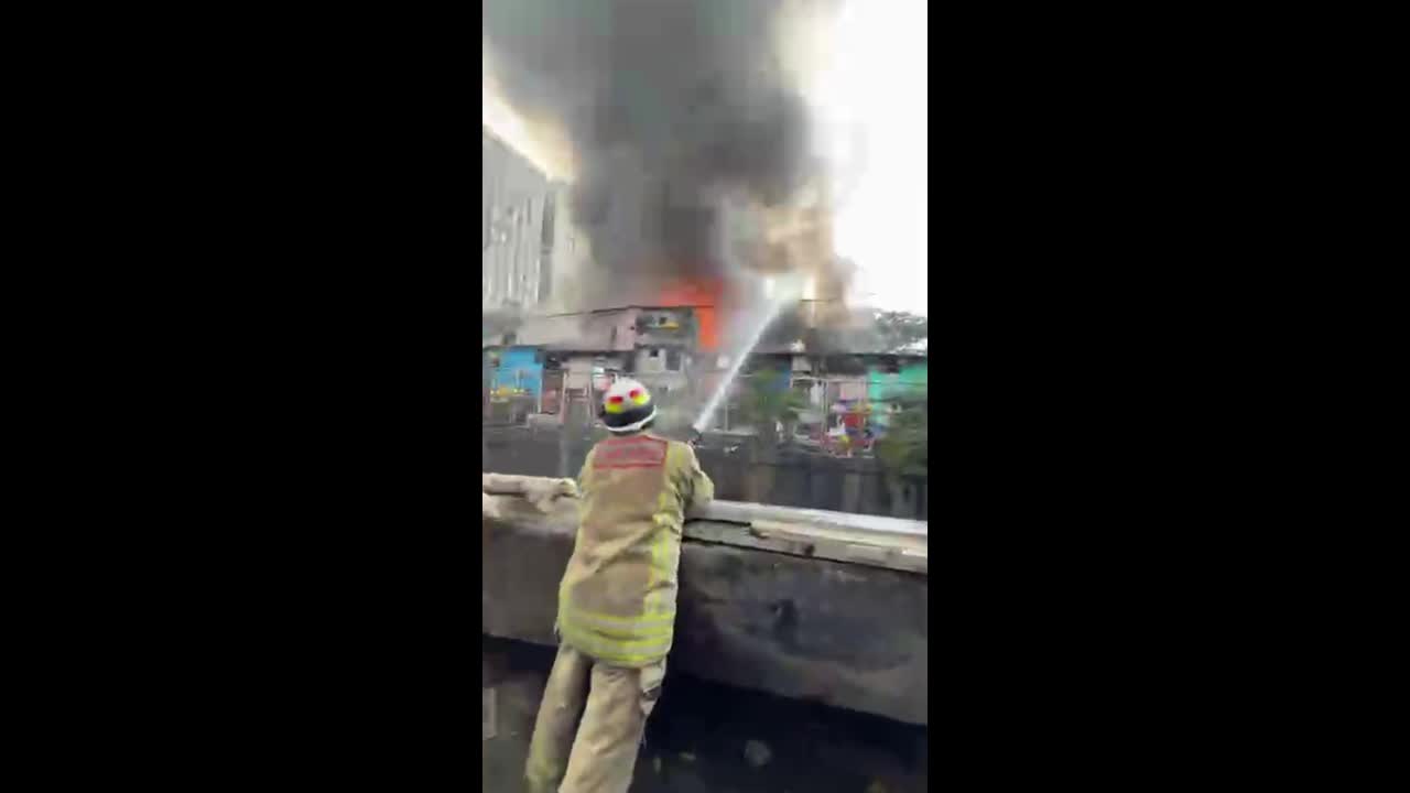 Third-alarm fire tears through residential area in Pasay, Philippines