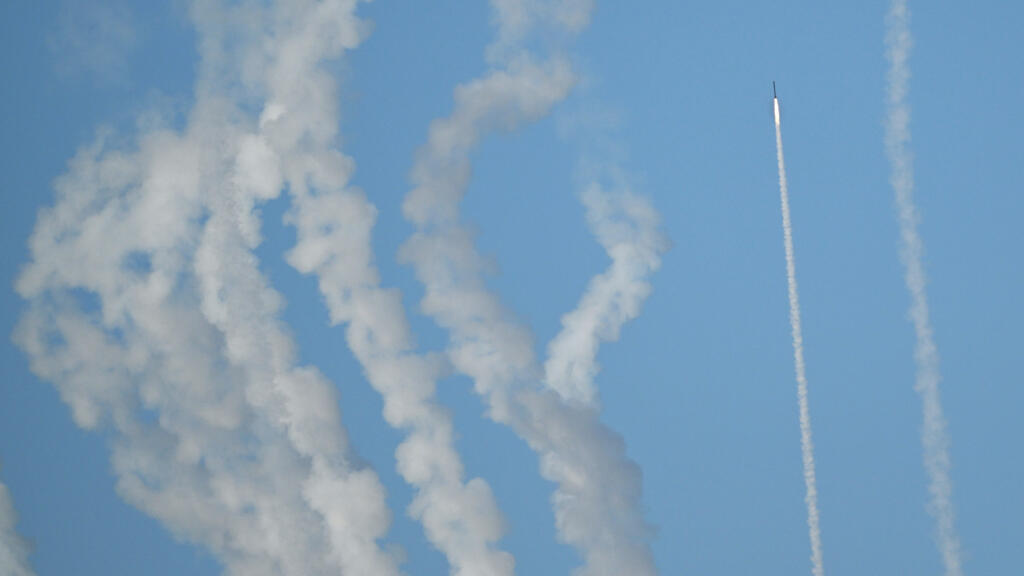 China launches second day of military drills around Taiwan, simulating ...