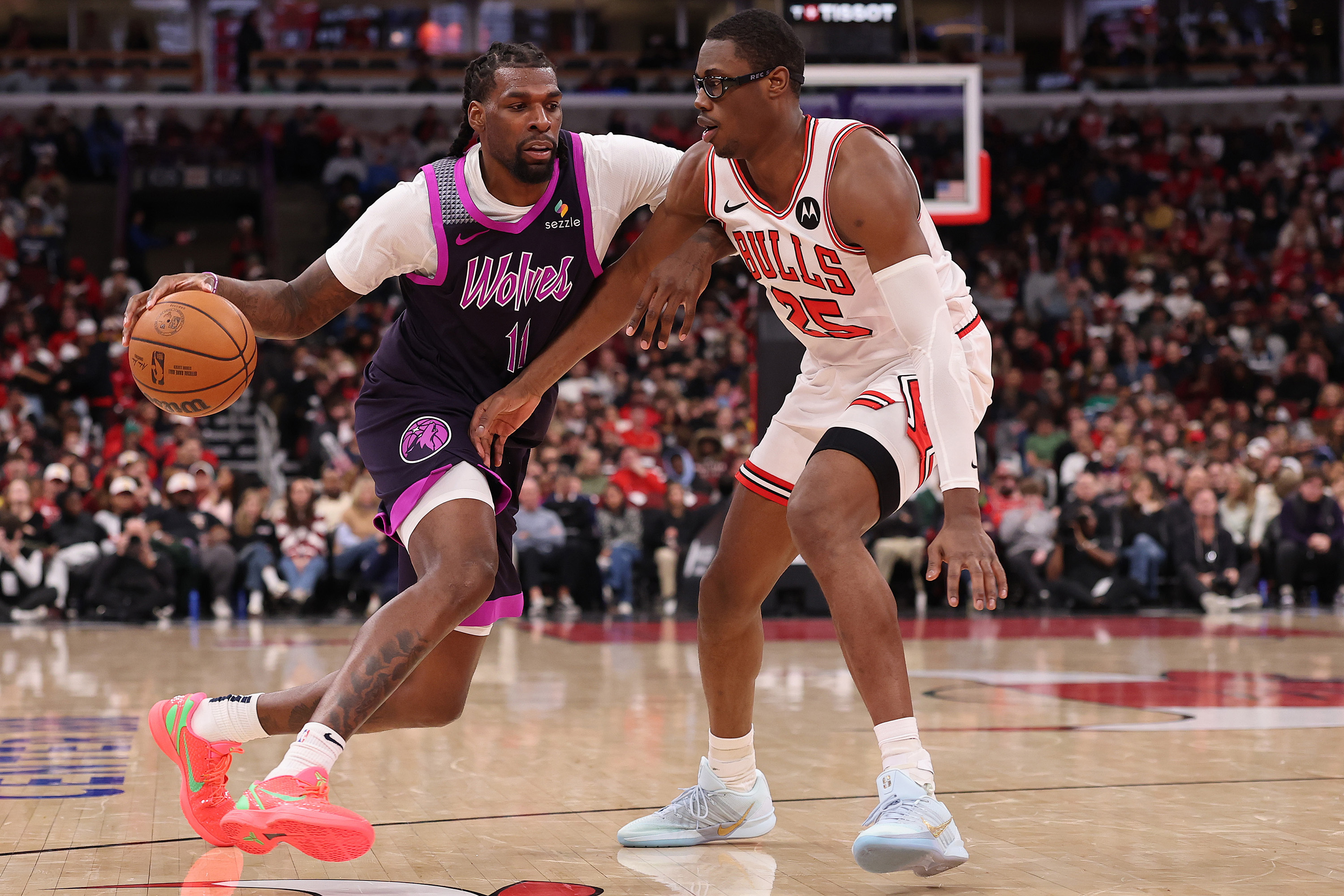 Naz Reid scores 33 points off the bench as Timberwolves waltz past Bulls