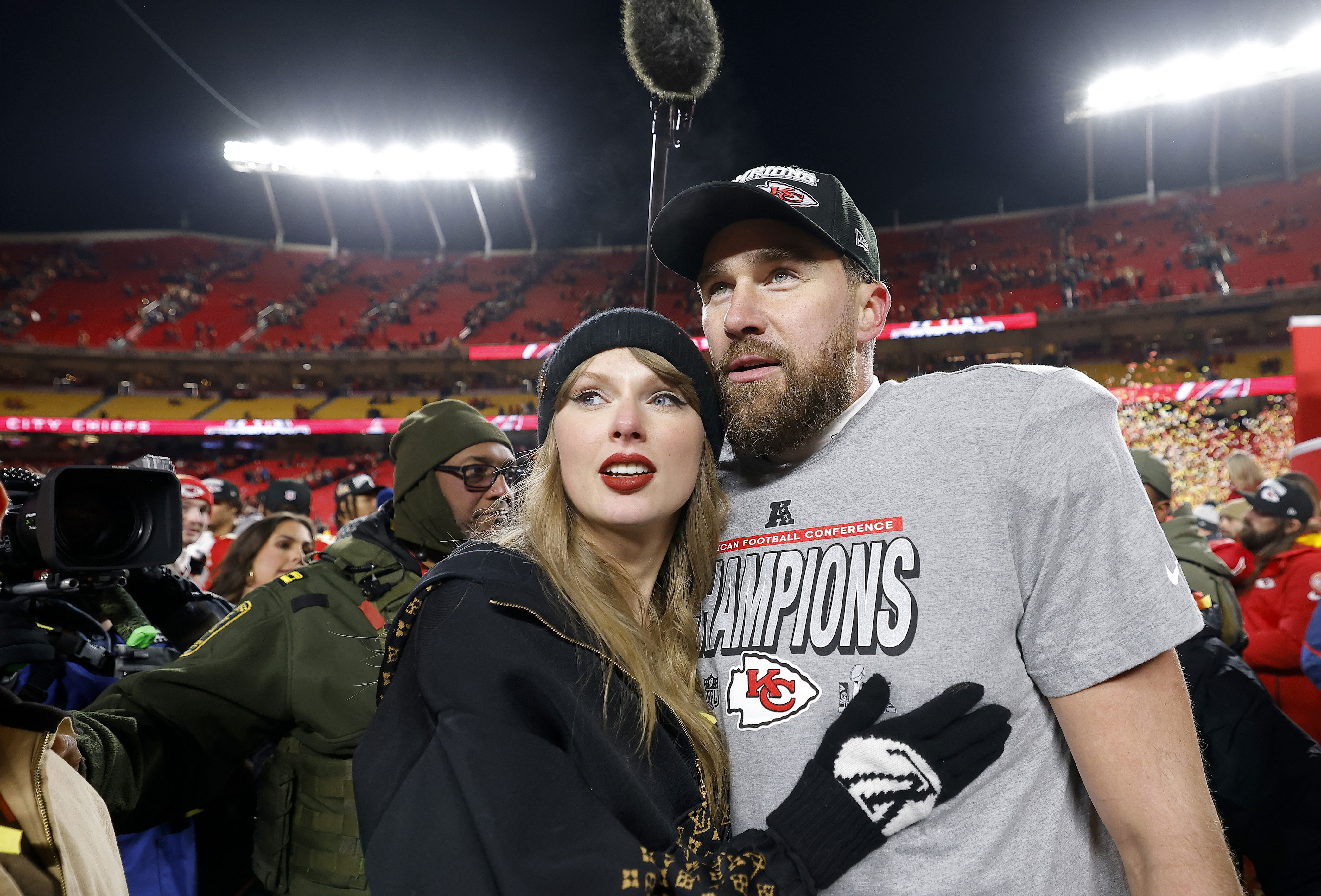 What did Taylor Swift do for Arrowhead Stadium workers on Christmas ...