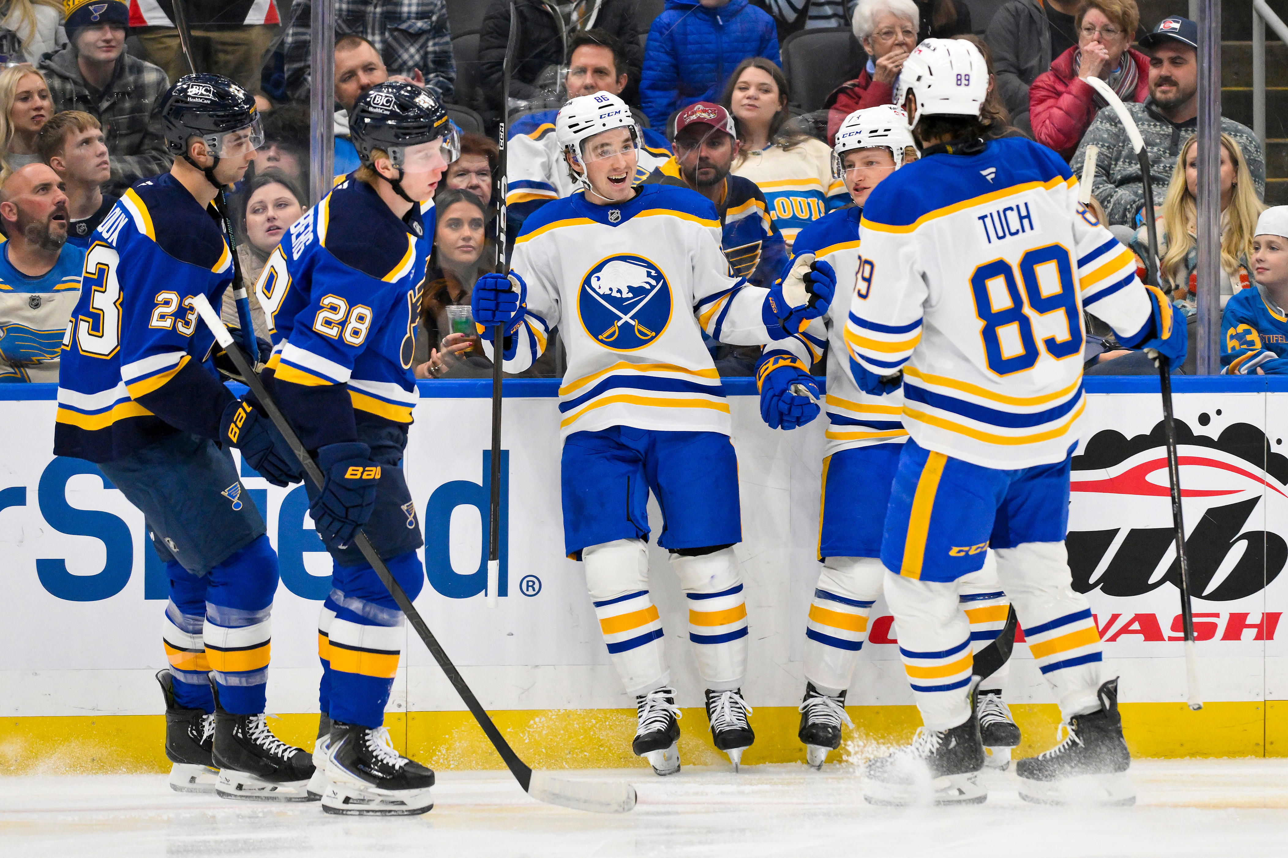 Sabres' win streak hits nine with victory in St. Louis