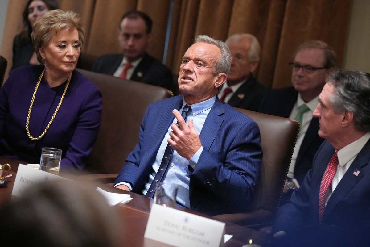 RFK Jr. flubs facts and plays down measles outbreak that killed child ...