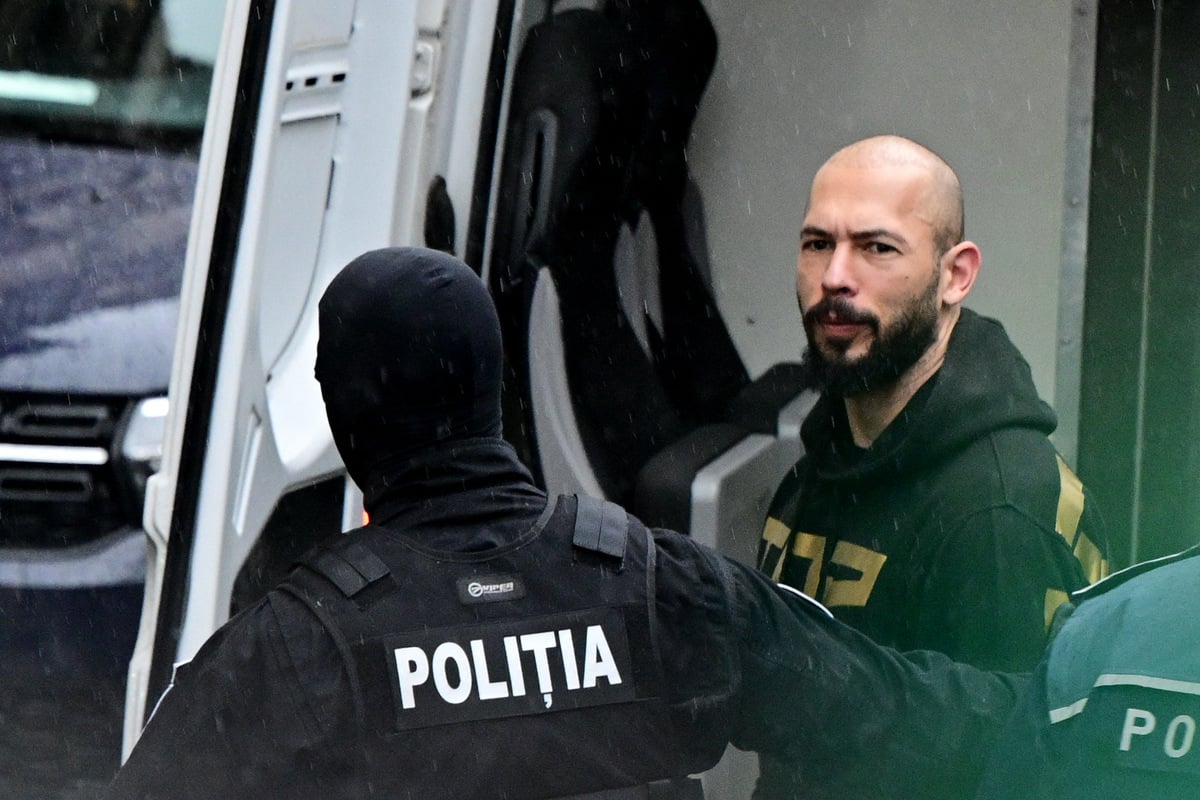 Andrew Tate leaves Romania on flight to US amid possible pressure from ...