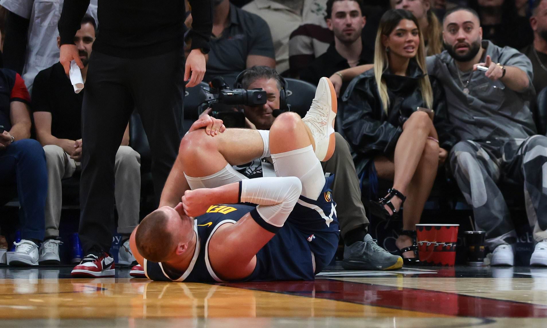 NBA superstar sparks worrying injury fears after collapsing in agony on ...