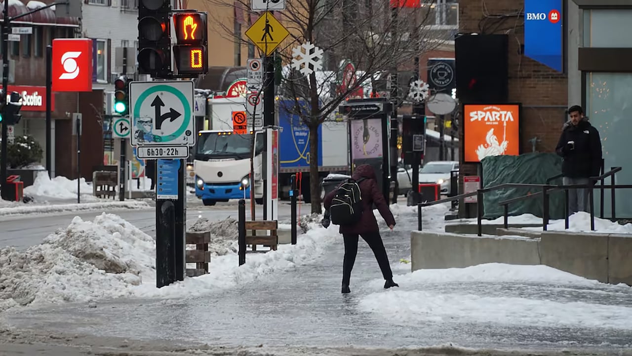 Icy weather, whiteouts make for travel mess in Eastern Canada