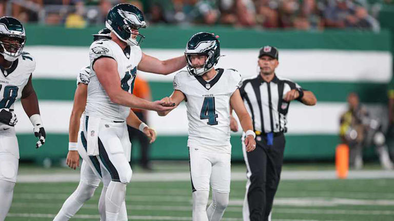 Eagles cut 11-year veteran before season finale