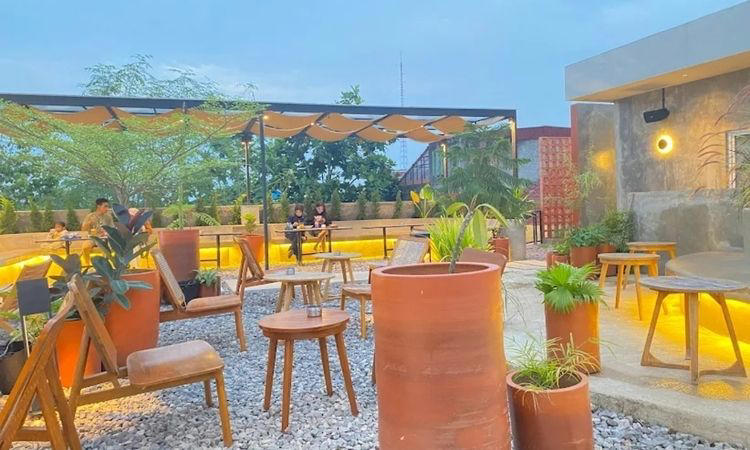 Bikin betah! 10 kafe & kedai dekat Stasiun Jatibarang Indramayu yang nyaman
