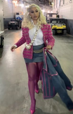 Cardi B pairs colorful hair transformation with a $50,000 handbag to ...