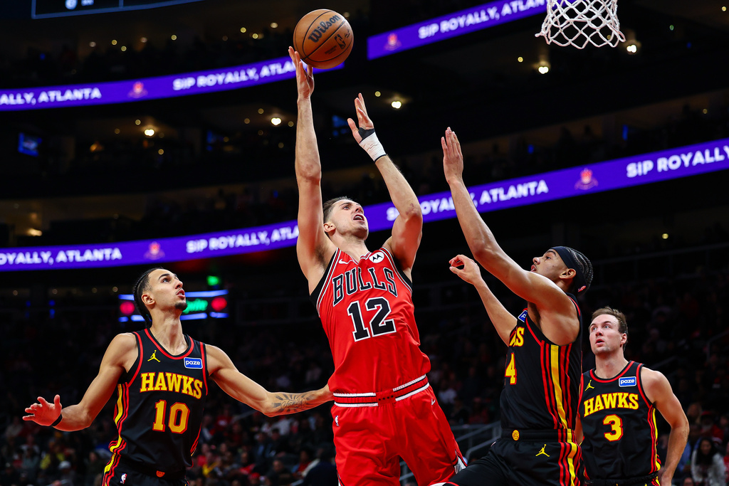 Bulls center Zach Collins out with big toe sprain