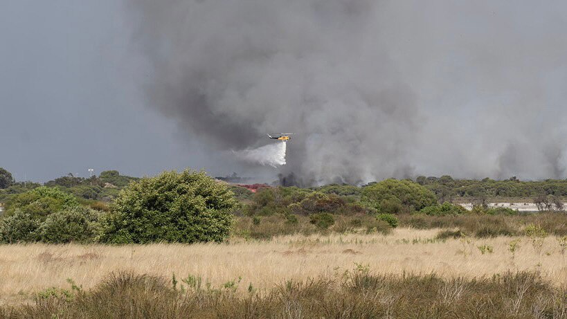 Bushfire near Rockingham closes Mandurah train line, Warnbro station in ...
