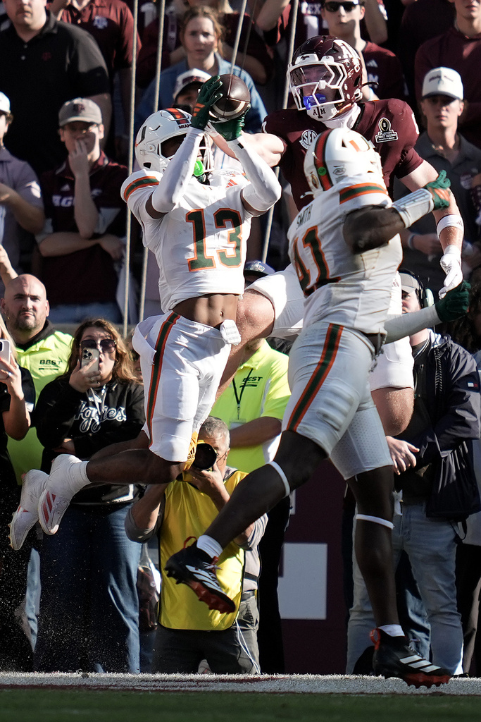 Defending national champion Ohio State faces CFP 1st-time Miami in ...