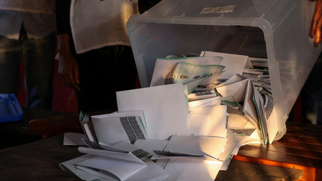 Élections en Guinée : faible affluence dans les bureaux de vote, les ...