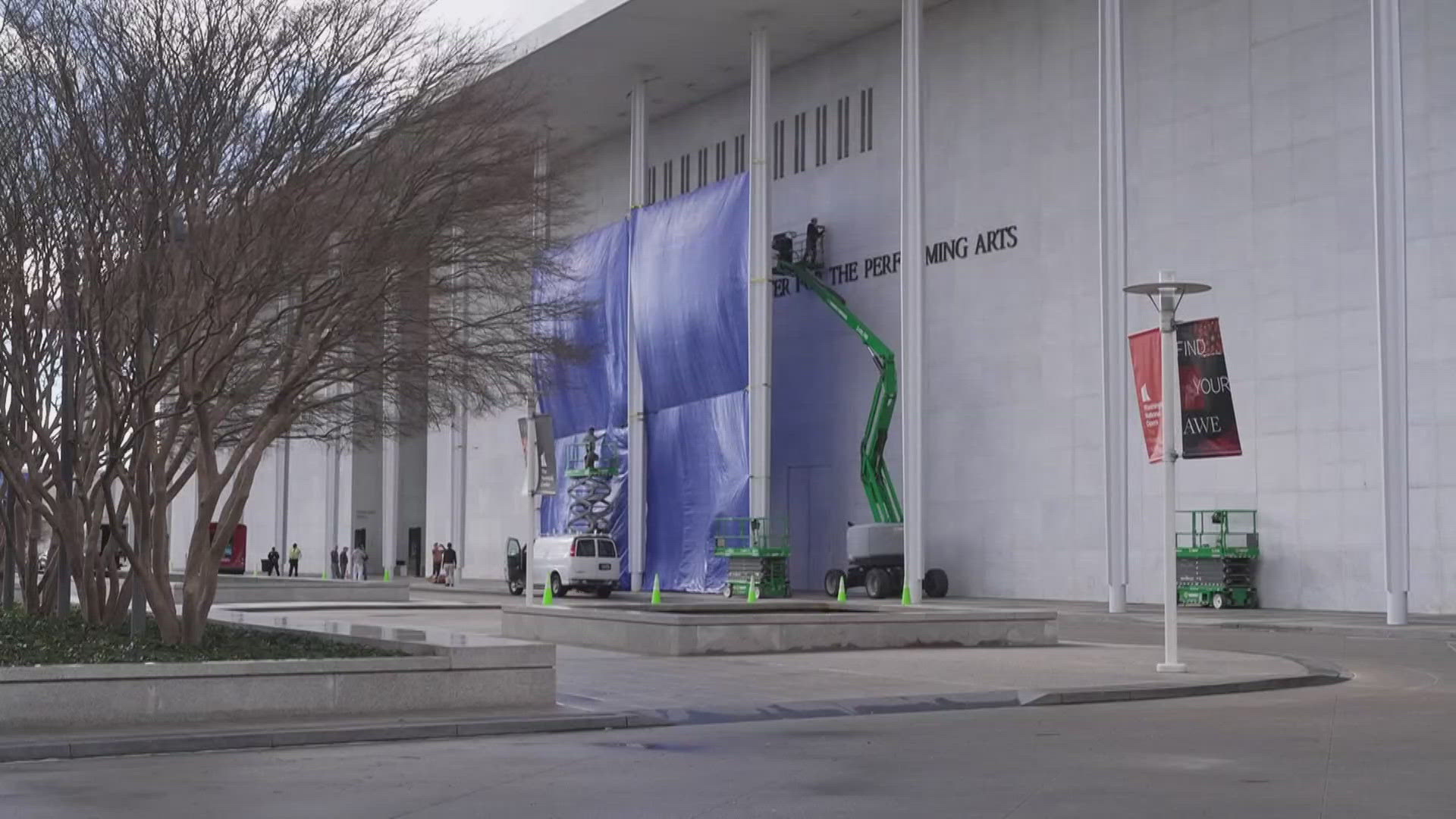 Kennedy Center president threatens to sue performer