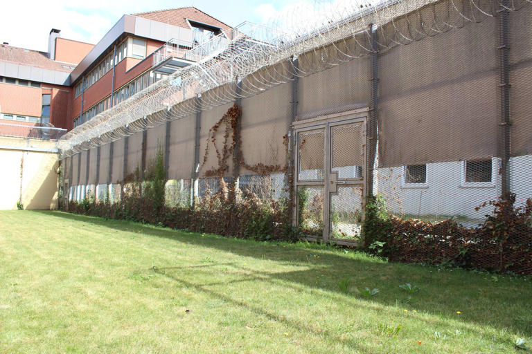 Umstrittene Strafe: Warum Hunderte Schulschwänzer hinter Gitter müssen