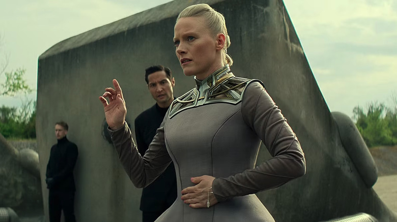 5 biggest connections between Isaac Asimov's Foundation and Robot books