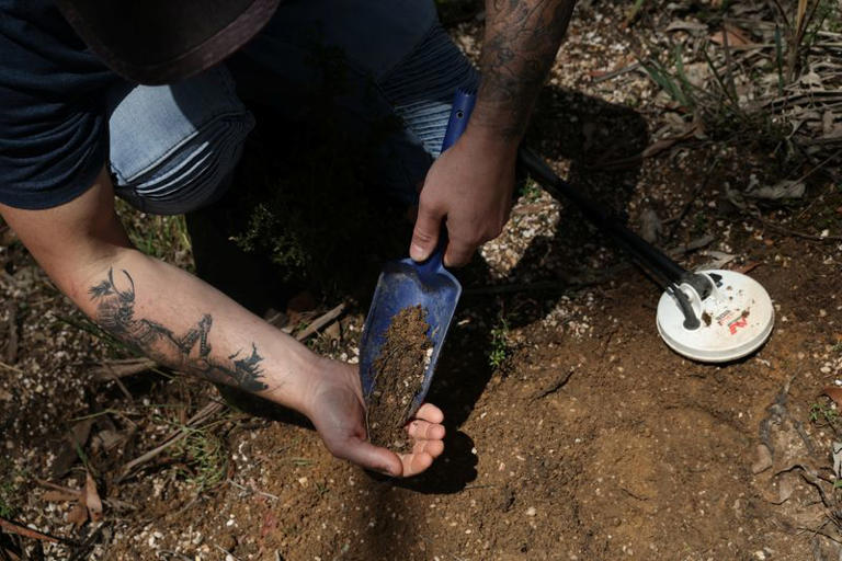 Soaring prices spark Australia gold rush for new generation of fortune ...