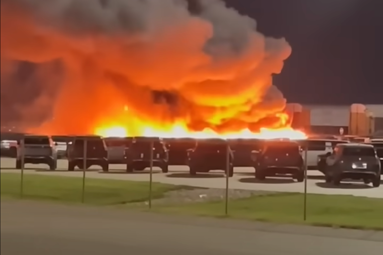 China introduces "no fire, no explosion" EV battery standards