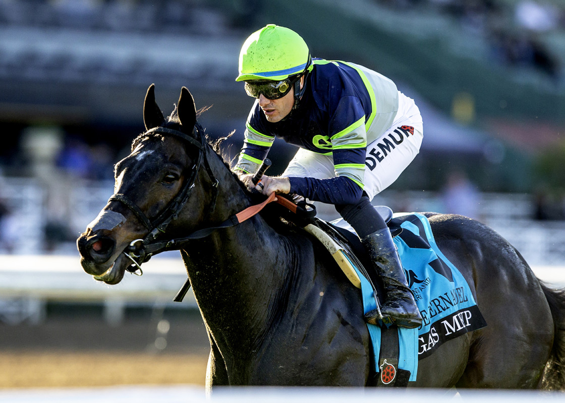 Gas Me Up goes last-to-first for 13-1 upset in Joe Hernandez