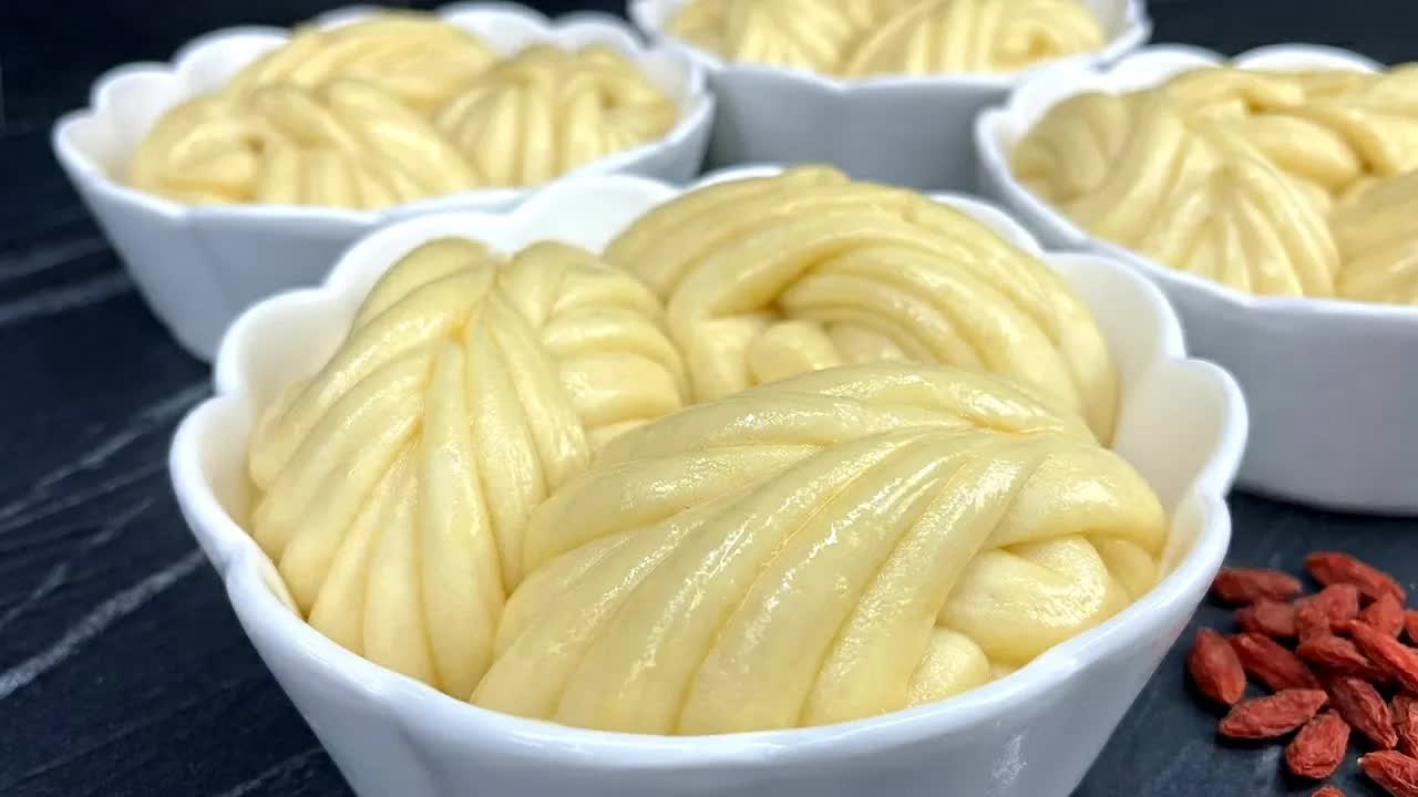 Oh my God, so delicious! New recipe for Christmas buns! Melts in your ...