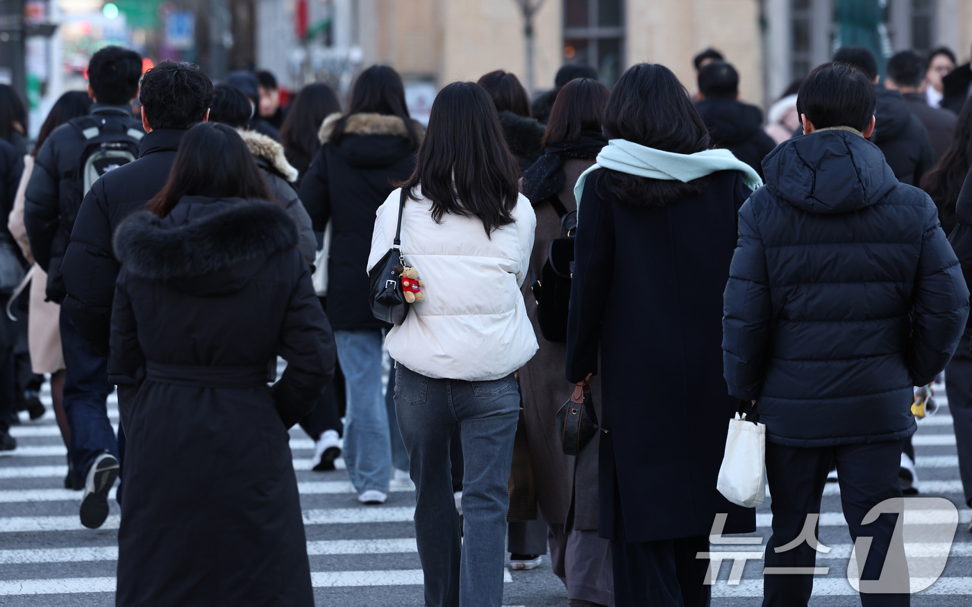 새해 국민연금 28년만에 인상…배당세 깎아주고 결혼하면 100만원(종합)