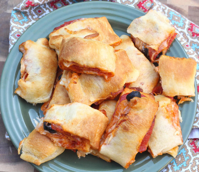 Air fryer pizza rolls - less bread, more filling in each bite!