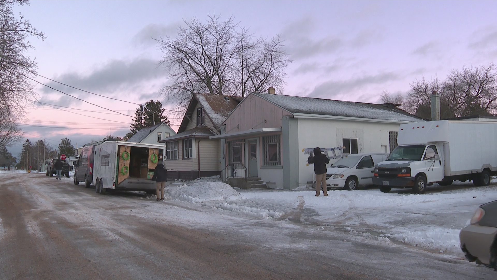 Fire reported at vacant building in Two Rivers