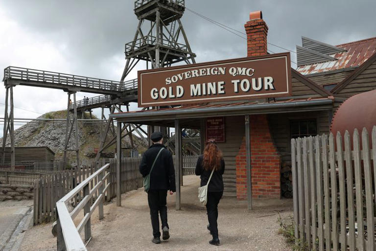 Soaring prices spark Australia gold rush for new generation of fortune ...